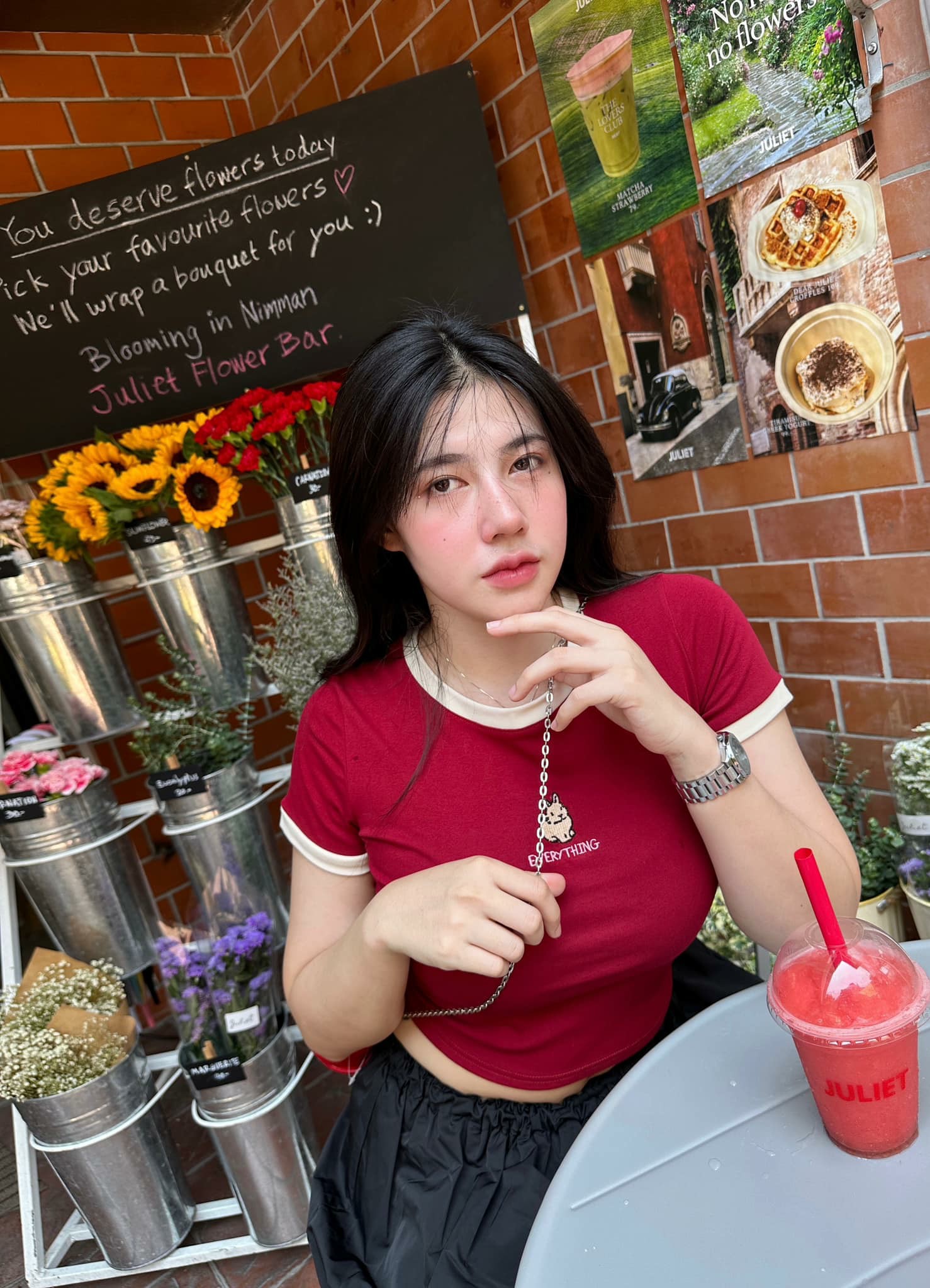 เปิดประวัติ น้องแนน วริศรา อ่อนคล้อย สาวสวยสายเก๋ เซ็กซี่ ขาวขยี้ใจเบาๆ